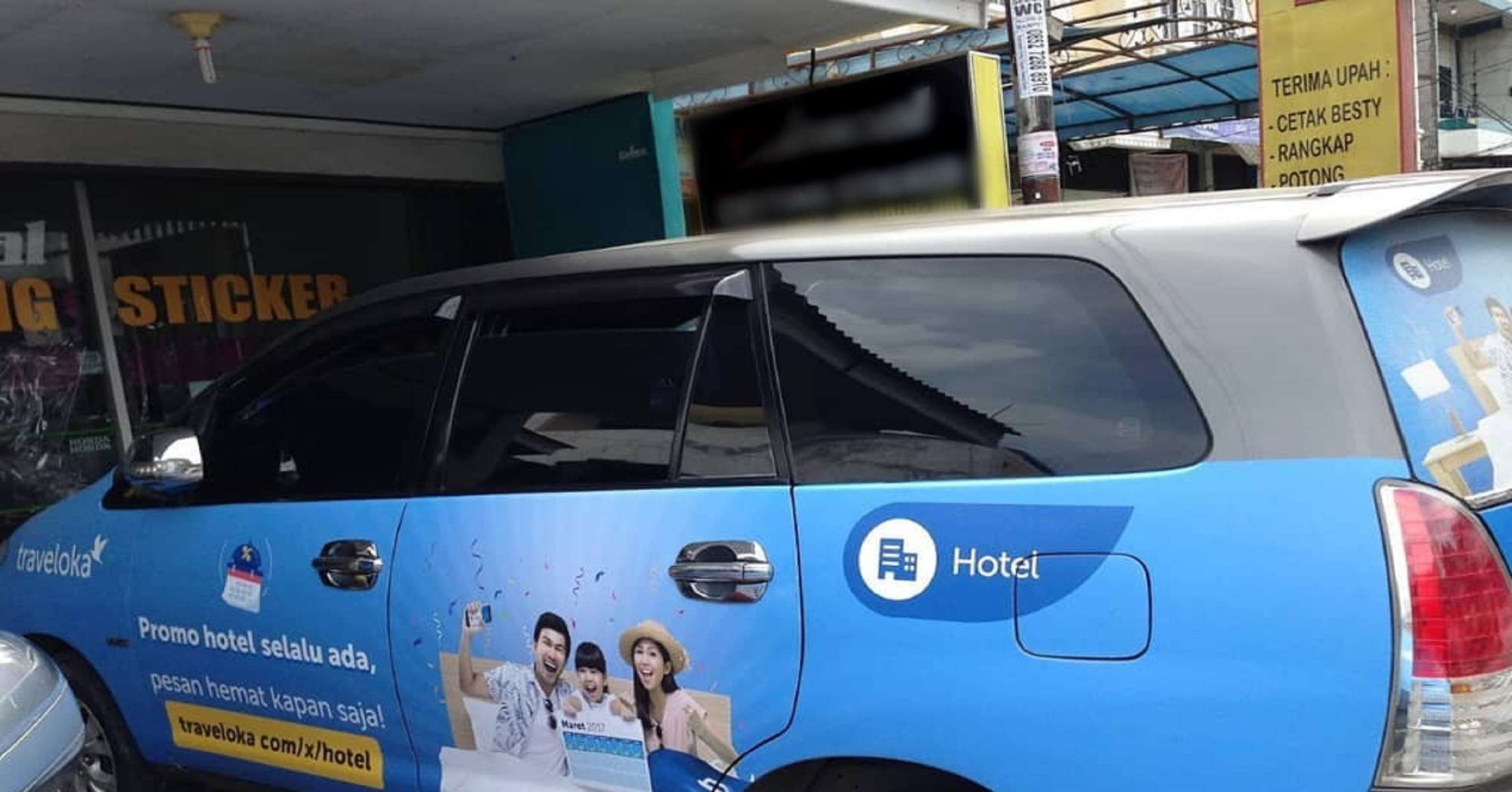 Jasa Pasang Branding Wrapping Mobil Innova di Tuban