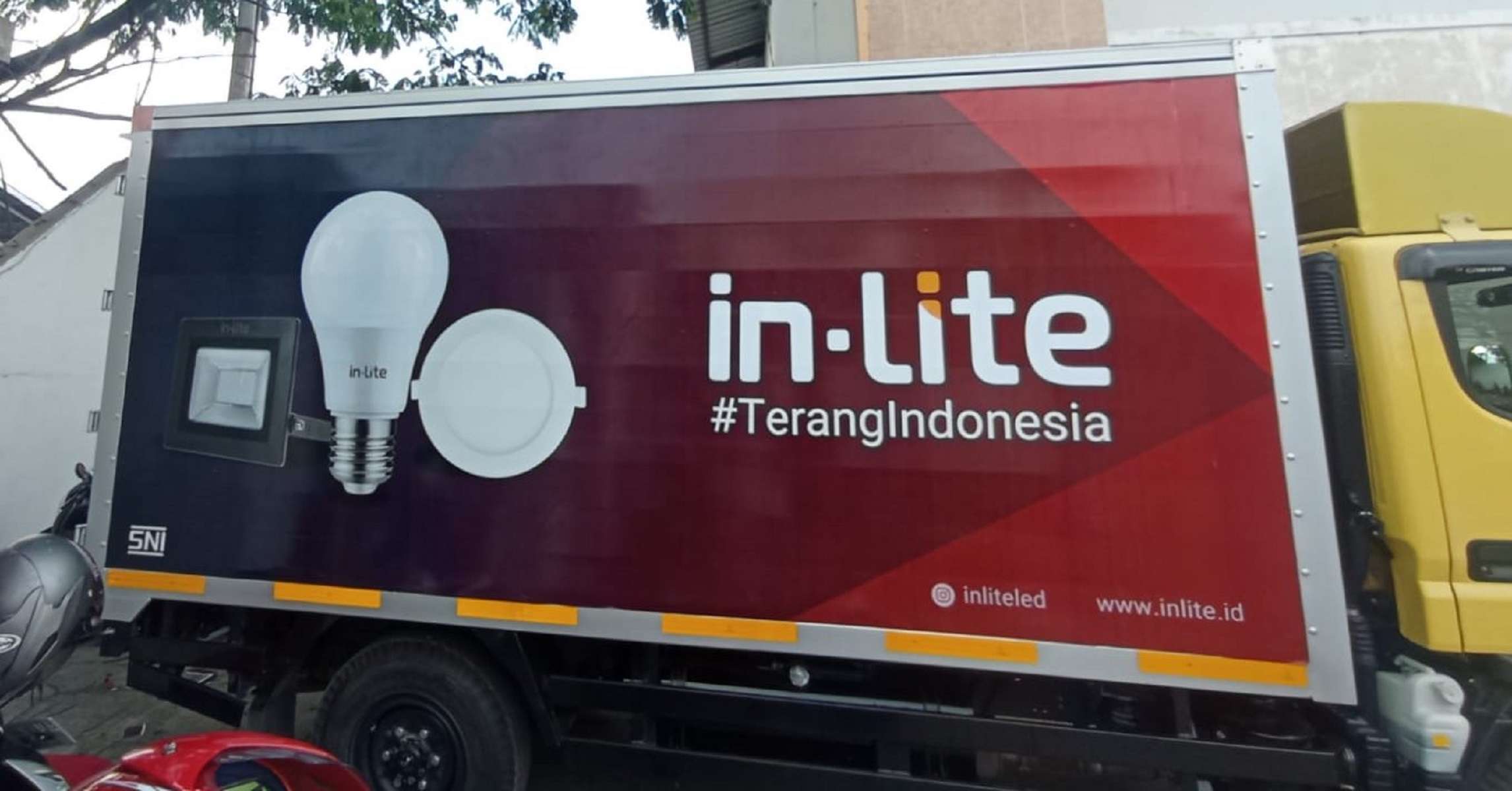 Jasa Pasang Branding Wrapping Mobil Truck Box di Kuningan
