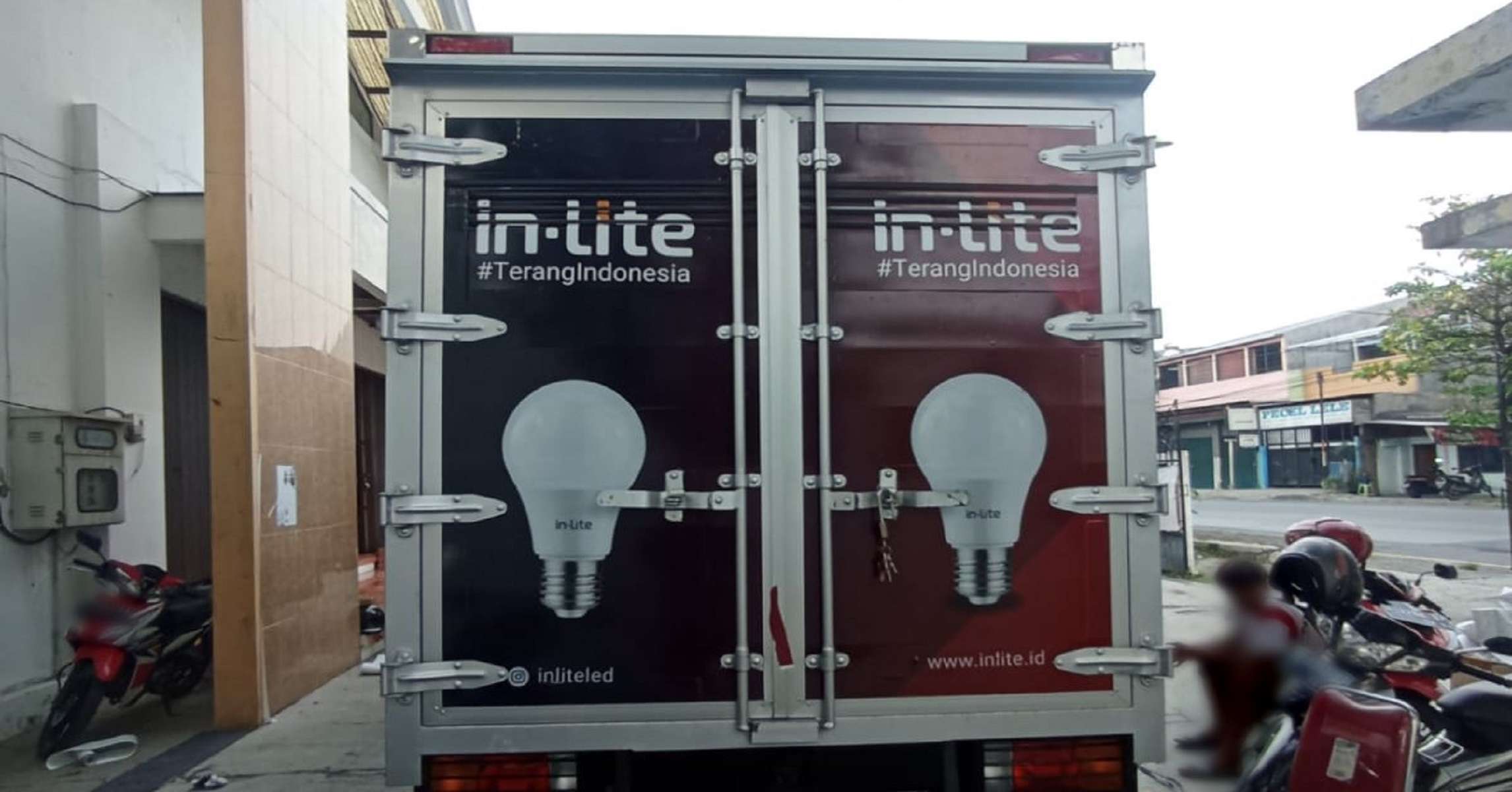 Jasa Pasang Branding Wrapping Mobil Truck Box di Majalengka