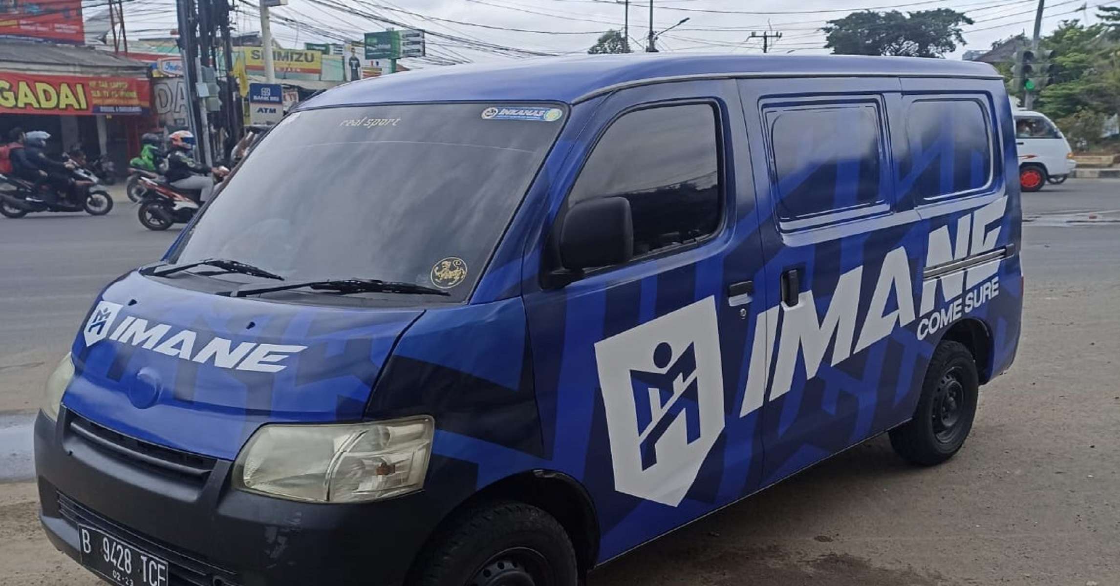 Jasa Pasang Branding Wrapping Mobil Grand Max di Depok