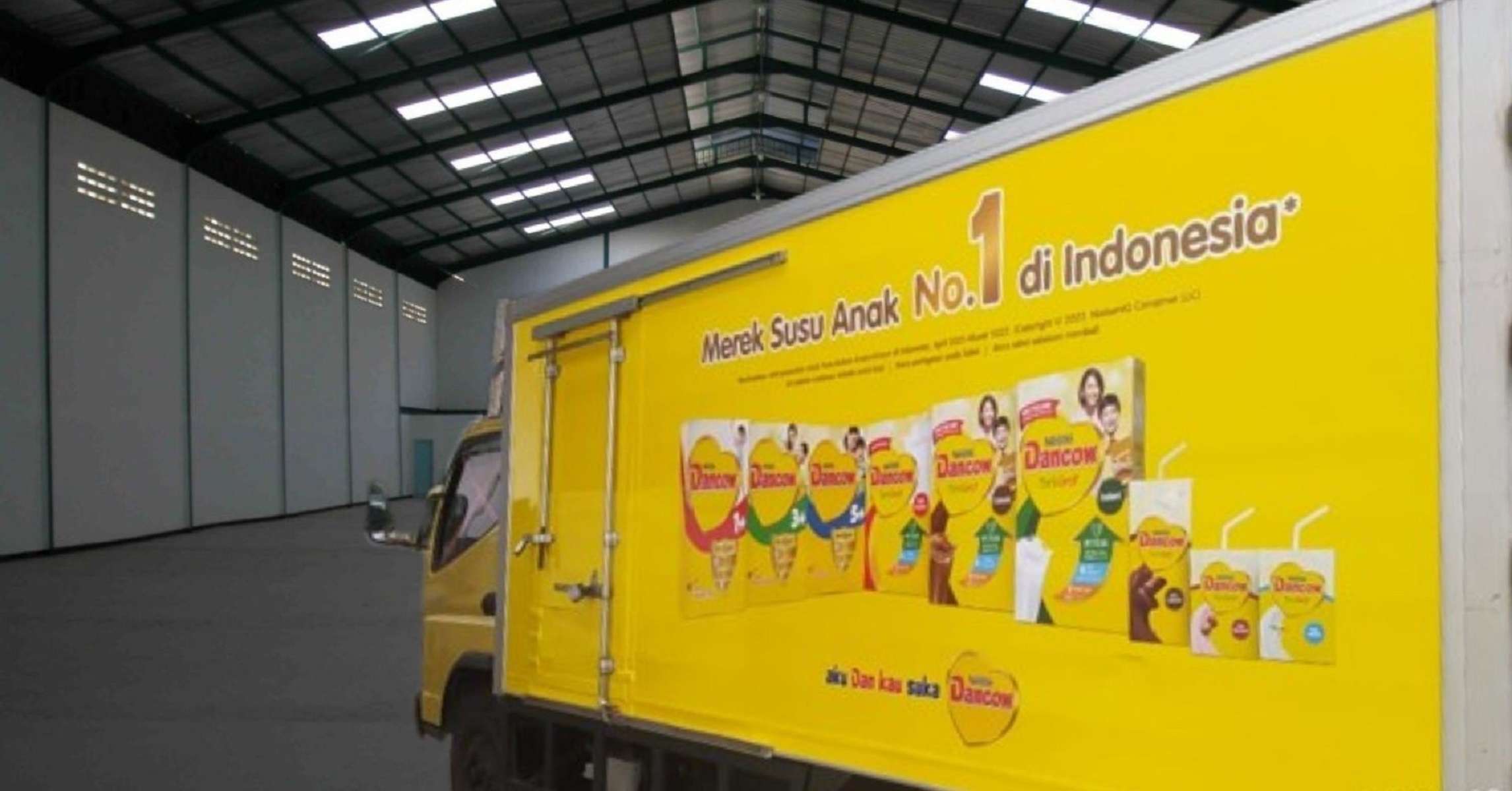 Jasa Pasang Branding Wrapping Mobil Truck Box di Kupang